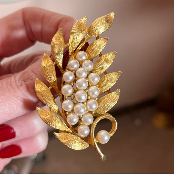 Pearl | Jewelry | Vintage 4 50 Retro Heavy Gold Plated Pearl Mcm ...